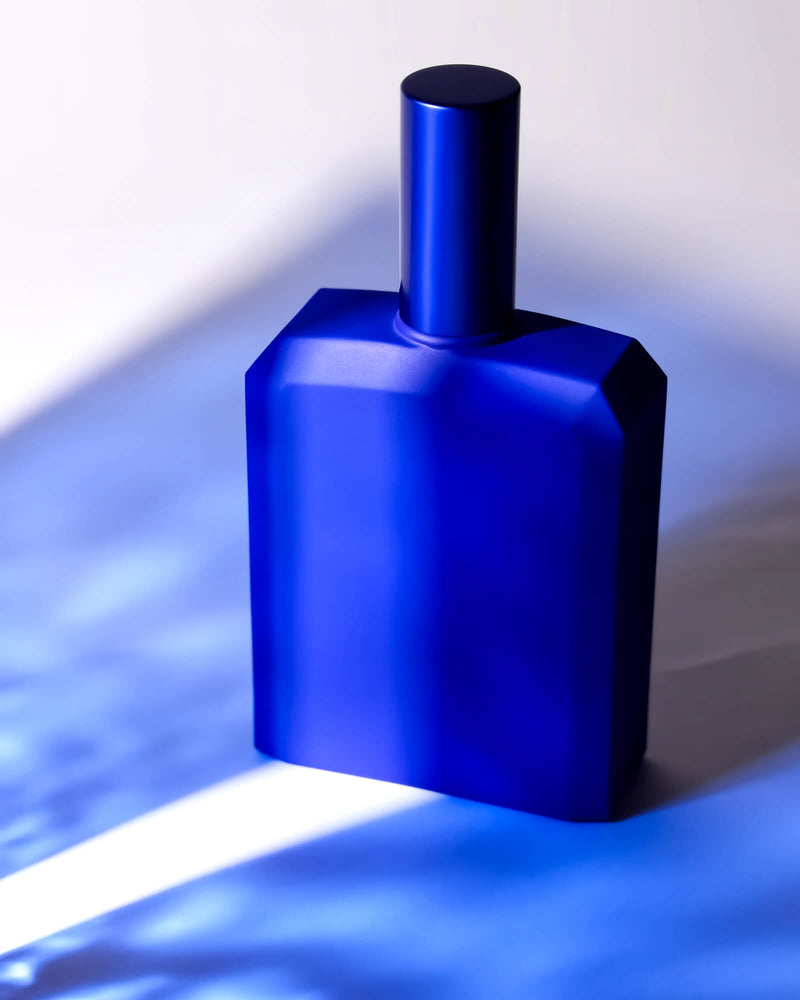 This is not a blue bottle 1.1 - Histoires de Parfums